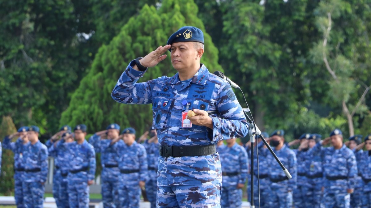 Pangkoops Udara I Pimpin Upacara Bendera 17an di Makoops Udara I ...